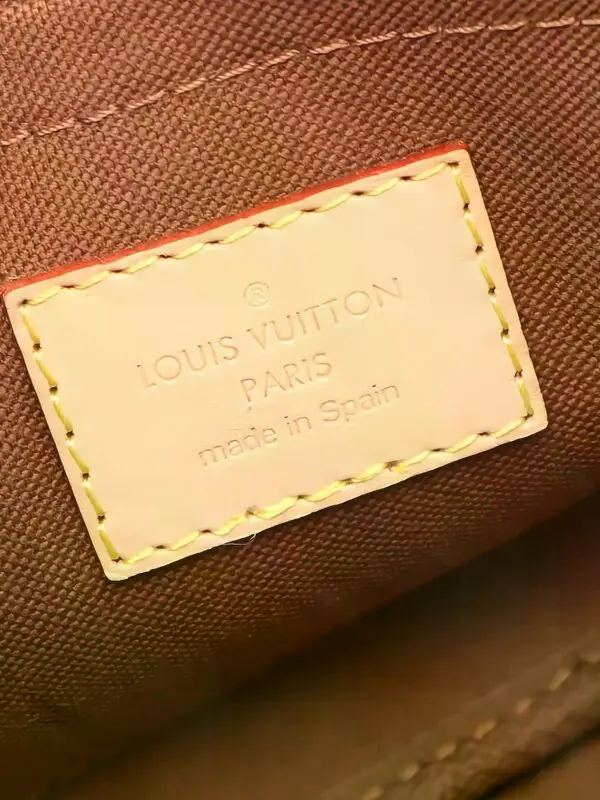 LOUIS VUITTON Monogram-pattern Shoulder Bag
