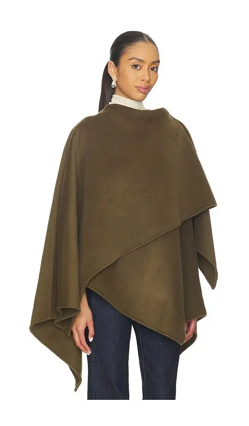 L'academie Wool Cape