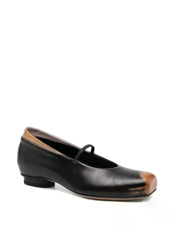 DOYS Square-toe Leather Pumps