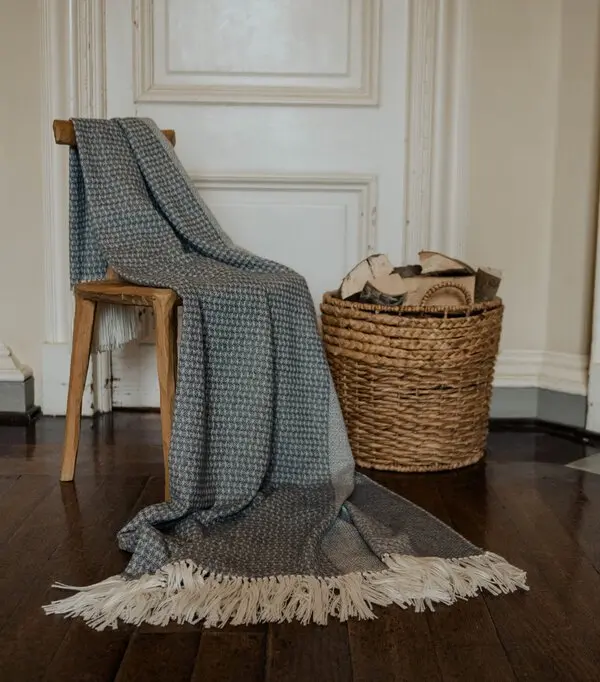 ARAMINTA CAMPBELL Alpaca-blend Willow Throw