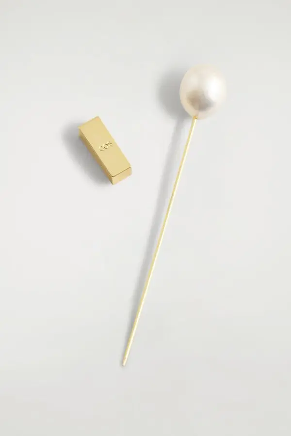 Cos Freshwater Pearl Brooch