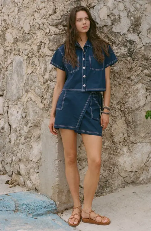 Vitamin A® Ashley Crop Organic Cotton Camp Shirt With Contrast Stitching