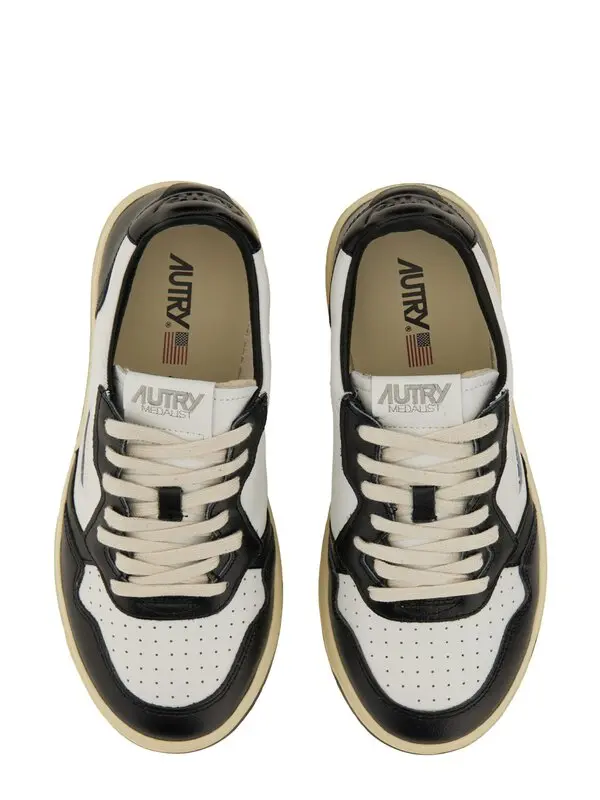 AUTRY Medalist Low Top Sneakers - Black