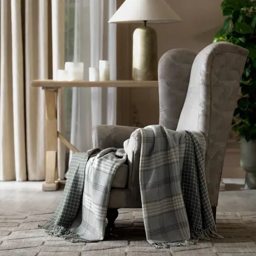 TOGAS Fink Throw