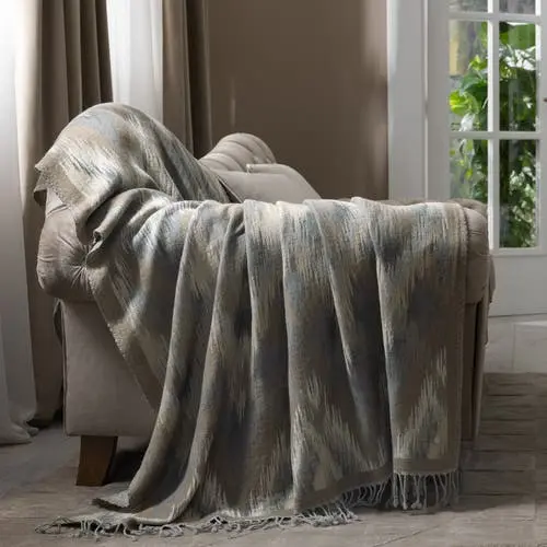 TOGAS Mesed Throw