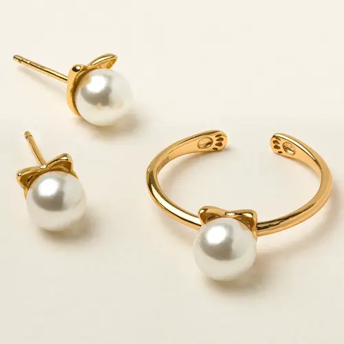 UNCOMMON GOODS Stud Earrings With Faux Pearl And Gold Detail