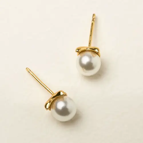UNCOMMON GOODS Stud Earrings With Faux Pearl And Gold Detail