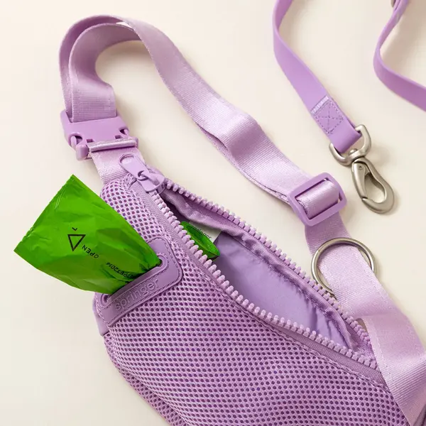 UNCOMMON GOODS 4-in-1 Dog Walking Leash Bag