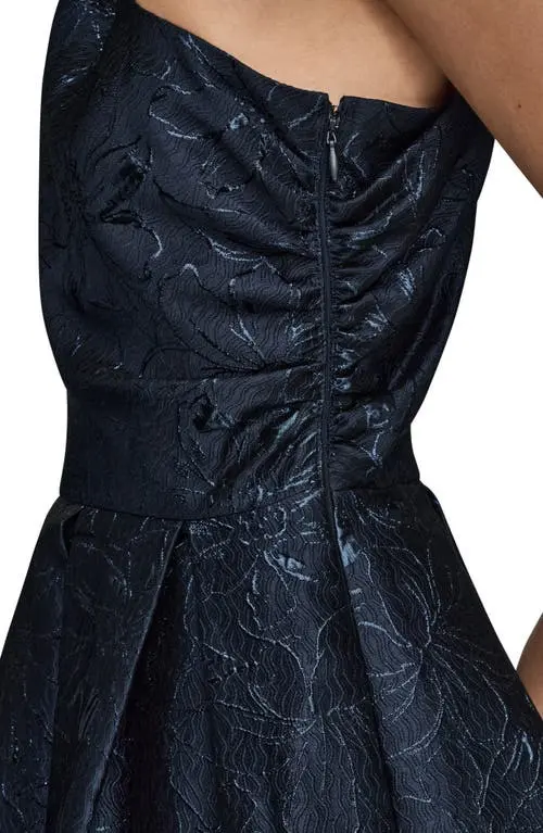 Donna Karan New York Metallic One-shoulder Gown