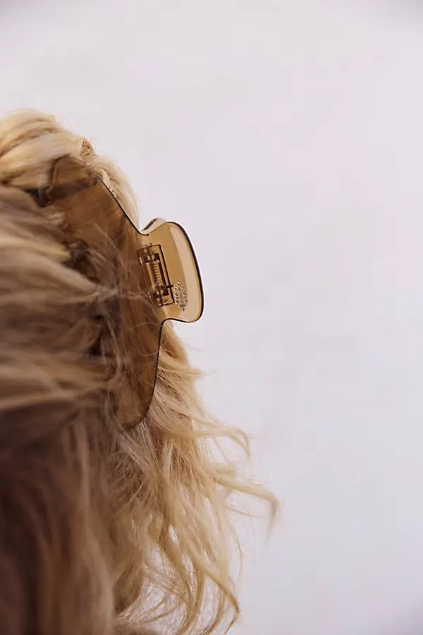 Free People Minor League Claw Clip - Clear Ginger