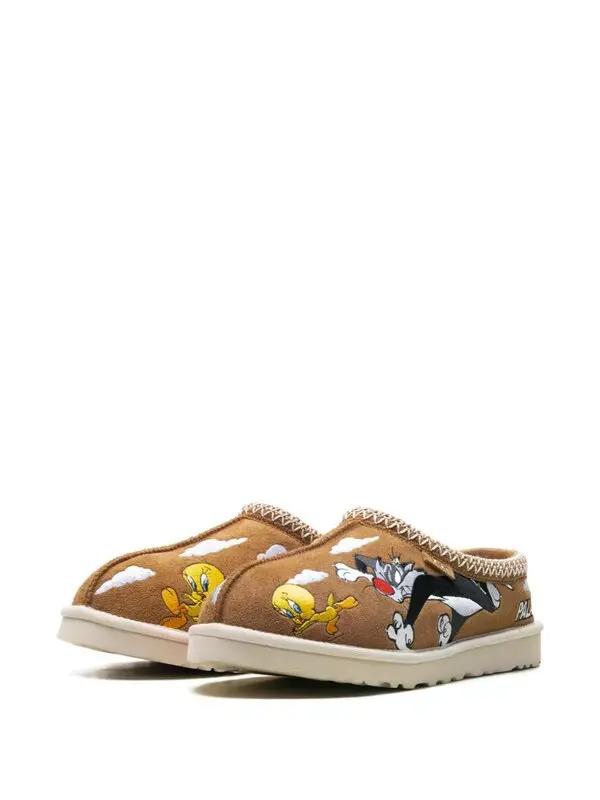 UGG X Palace Looney Tunes Tasman Graphic Slippers - Brown