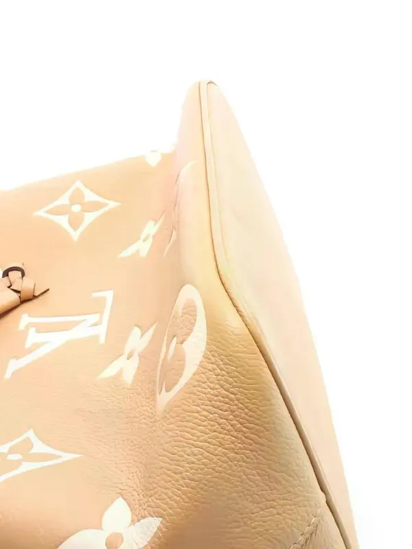 LOUIS VUITTON 2010s Néonoé Mm Monogram Tote - Neutrals