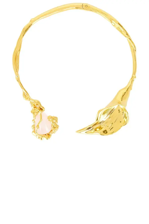 Chloé Cuff Necklace In Metallic Gold - Gold & Pink