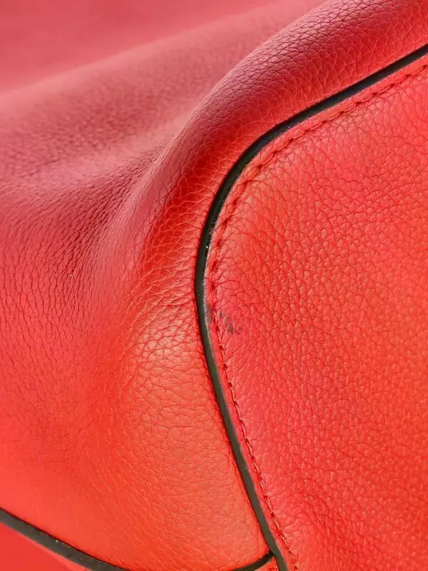 LOUIS VUITTON Lockme Leather Bucket Bag - Red