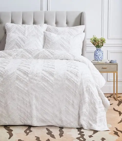 ELISABETH YORK Candlewick Dove Quilt - White