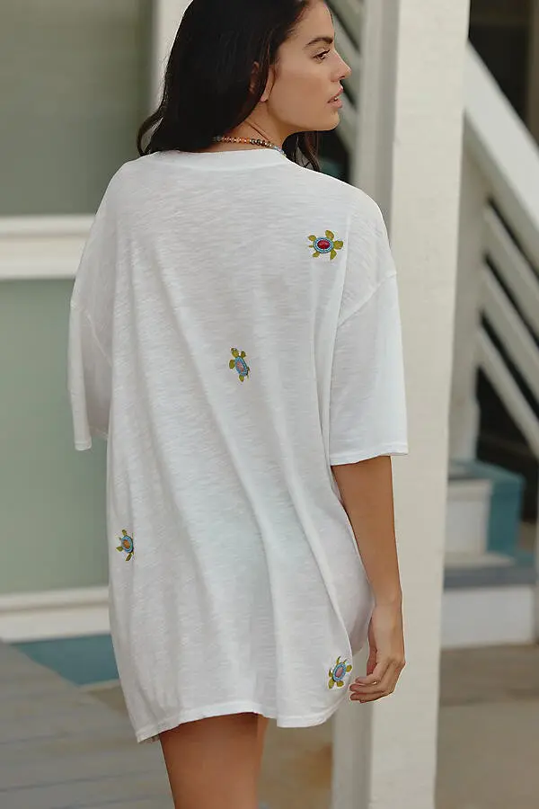 CELANDINE Turtle Beach Beaded Oversized T-shirt