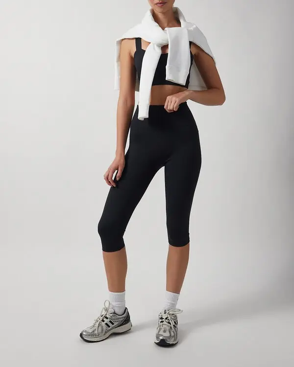 SISTERLY TRIBE Softsculpt Capri Svart