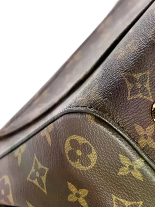 LOUIS VUITTON Cluny Top Handle Monogram Mm - Brown
