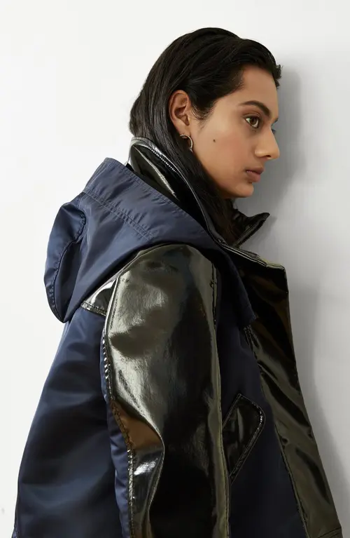 Caalo Water-resistant Cropped Raincoat