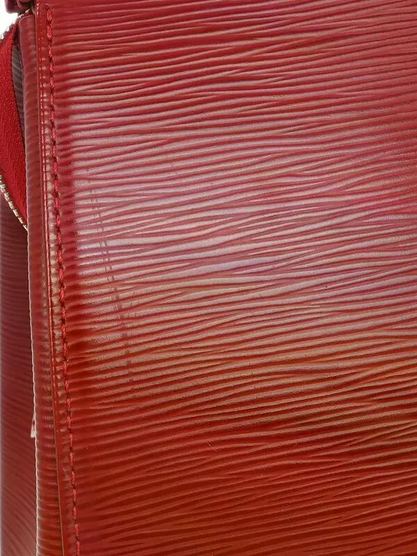 LOUIS VUITTON 2010 Mm Brea Leather Tote Bag - Red