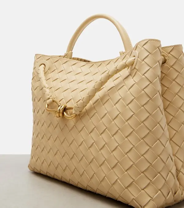 Bottega Veneta Andiamo Medium Leather Tote Bag - Beige