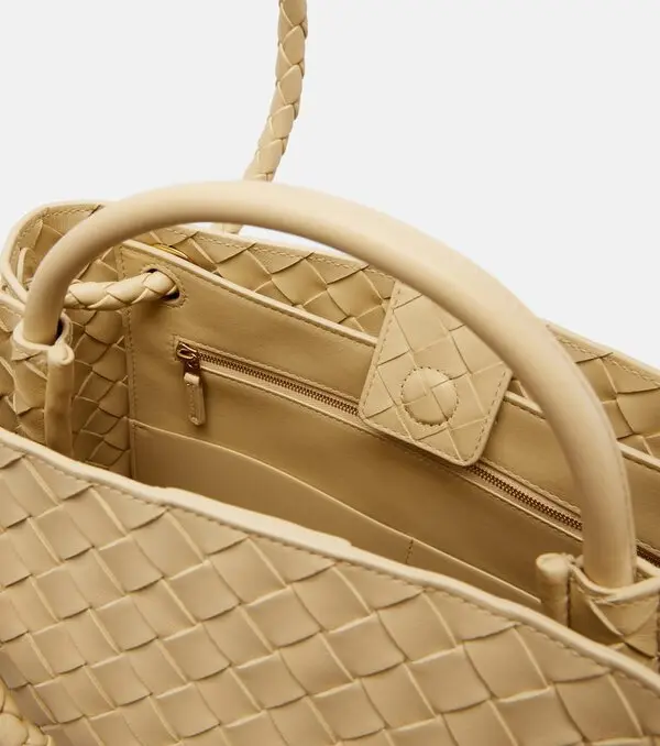 Bottega Veneta Andiamo Medium Leather Tote Bag - Beige