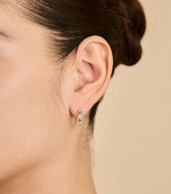 ASTRID & MIYU Rhodium-plated Heart Cluster Single Hoop Earring