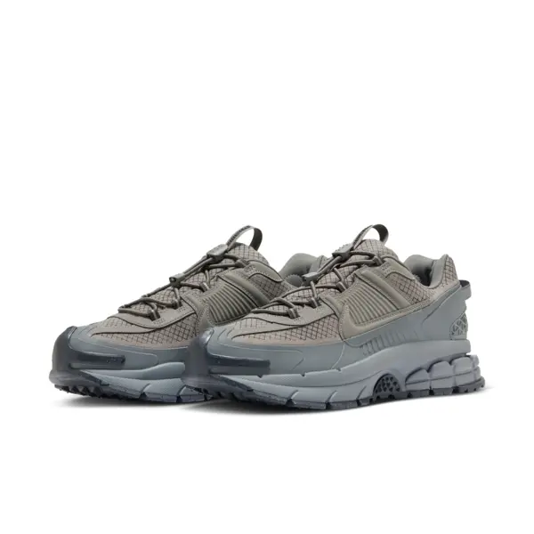Nike Zoom Vomero Roam Sneakers - Grey