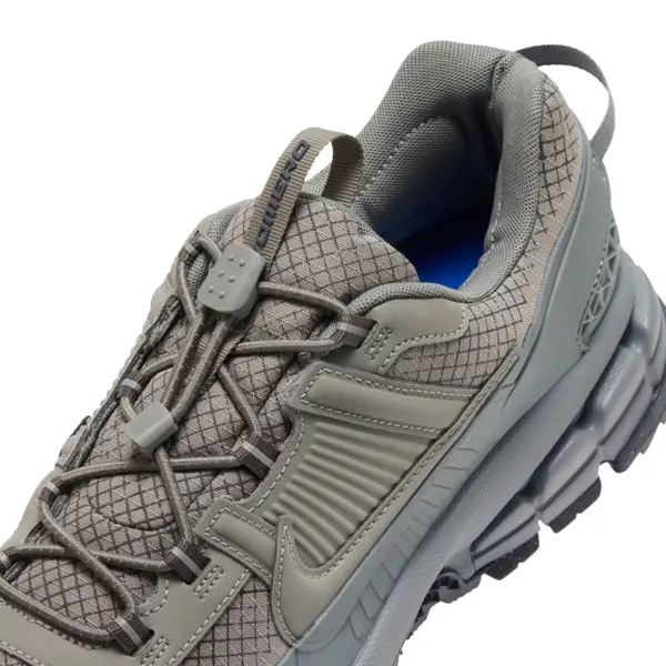 Nike Zoom Vomero Roam Sneakers - Grey