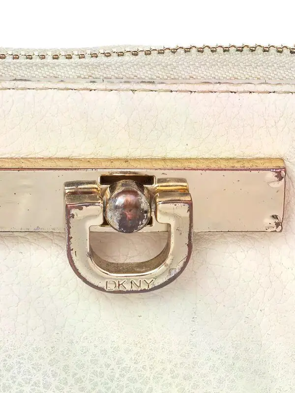 Dkny Pre-owned Zip Around Leather Wallet