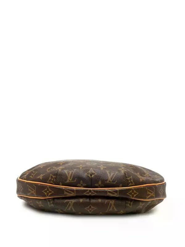 LOUIS VUITTON 2002 Monogram Croissant Mm