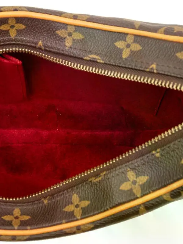 LOUIS VUITTON 2002 Monogram Croissant Mm