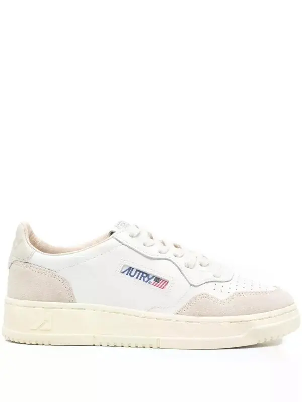 AUTRY Medalist Perforated Sneakers - White