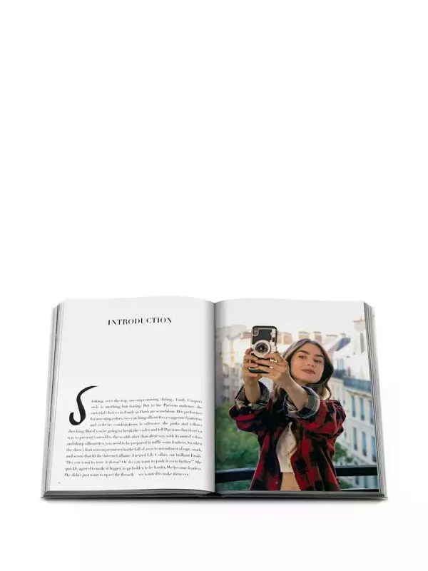 Assouline Emily In Paris: The Fashion Guide Book - Black