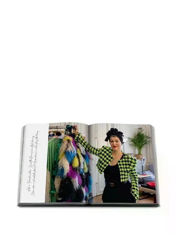 Assouline Emily In Paris: The Fashion Guide Book - Black