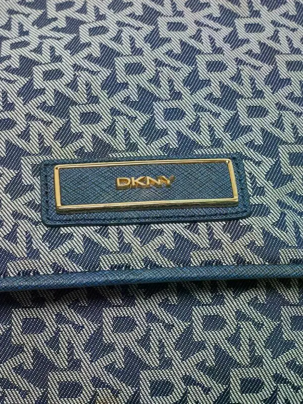 Dkny Logo Top-handle Bag