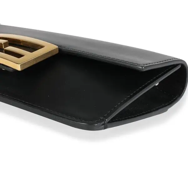 Fendi Calfskin Flat Baguette With Strap - Black