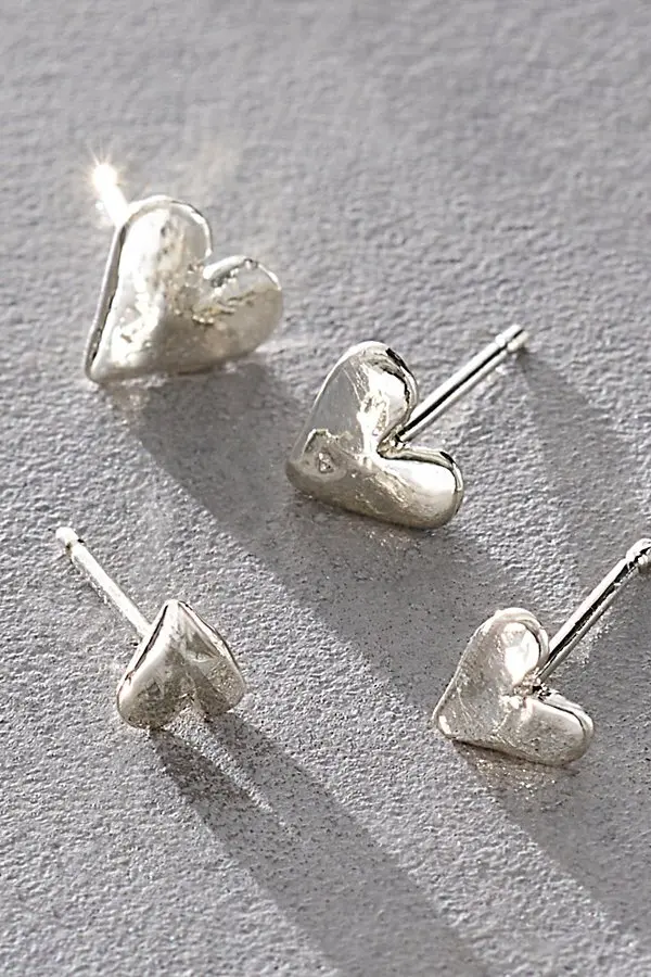 8.6.4 DESIGN Heart Stud Set