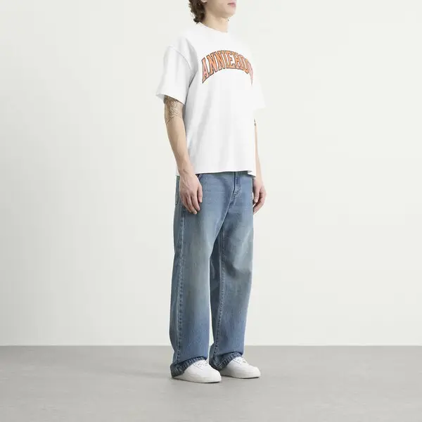 ANNIE HOOD College Arch T-shirt