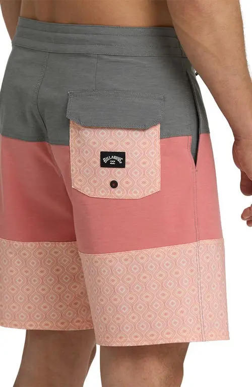 BILLABONG Tribong Lt Board Shorts - Ash Rose