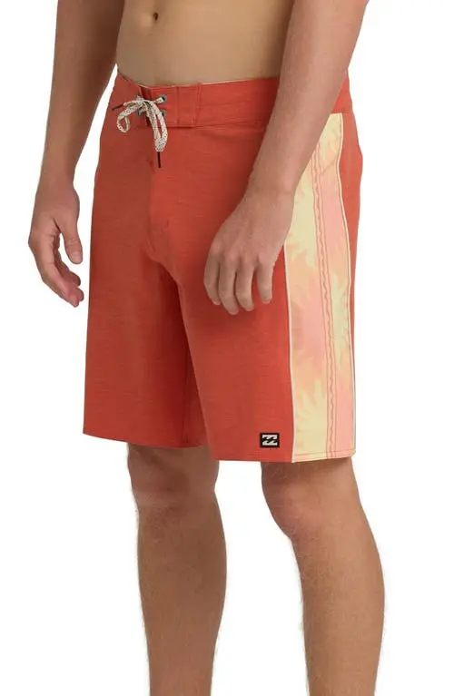 BILLABONG Dbah Pro Board Shorts - Barn Red
