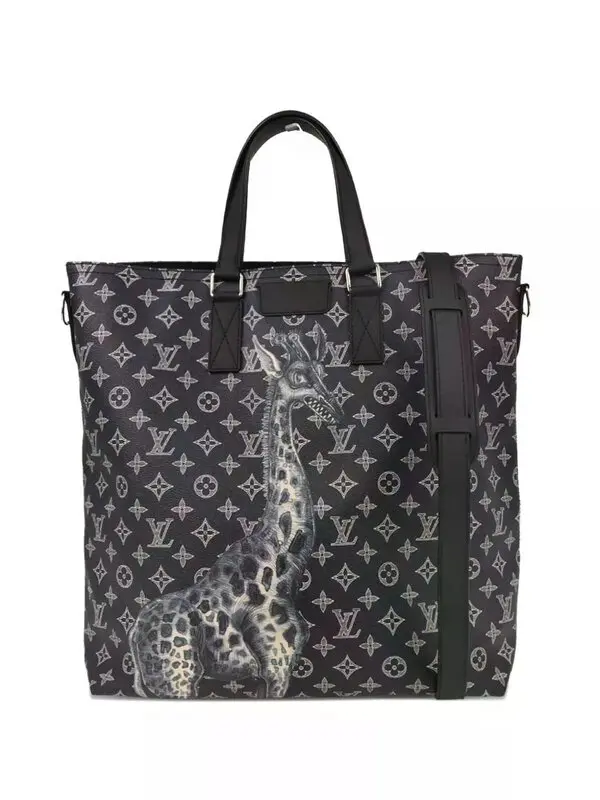 LOUIS VUITTON 2017 Mm Monogram Tote Bag