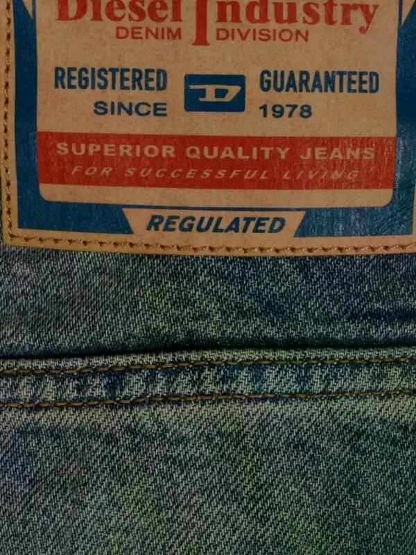 DIESEL® 1996 D-sire 0bebl Relaxed Fit Jeans