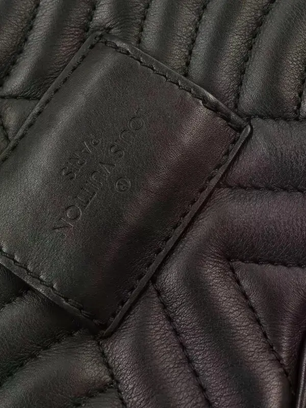 LOUIS VUITTON 2018 Heart Leather Cross Body Bag