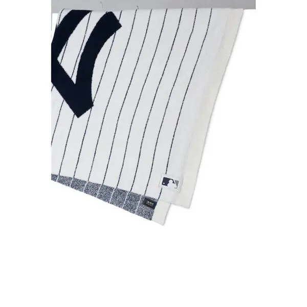 Barefoot Dreams Cozychic New York Yankees Throw Blanket