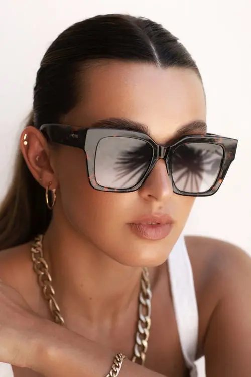 FREYRS EYEWEAR Oversized Square Sunglasses - Tortoise