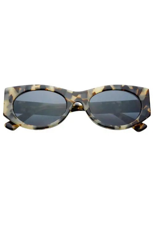 FREYRS EYEWEAR Layla Cat Eye Sunglasses - Gray Tortoise