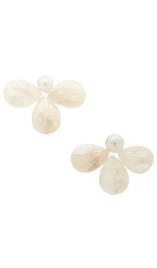 LOVERS AND FRIENDS Corinne Earrings - Pearl