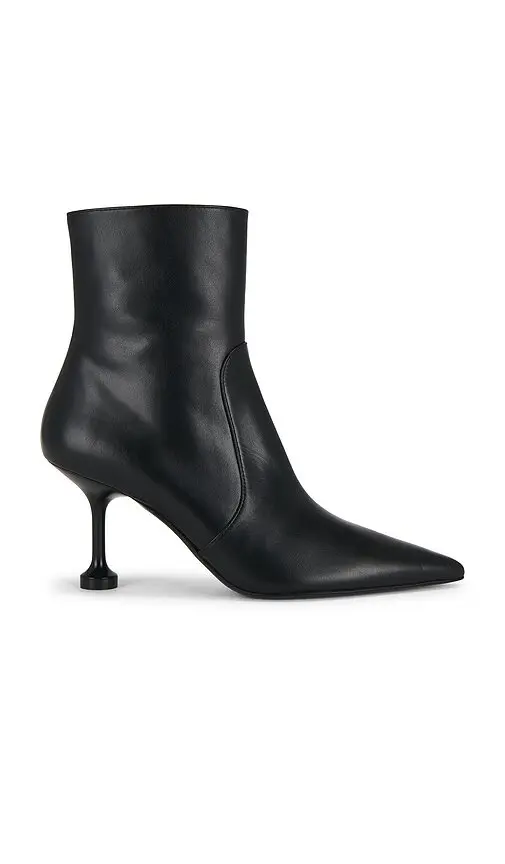 STUART WEITZMAN Stuartini Zip Bootie 75