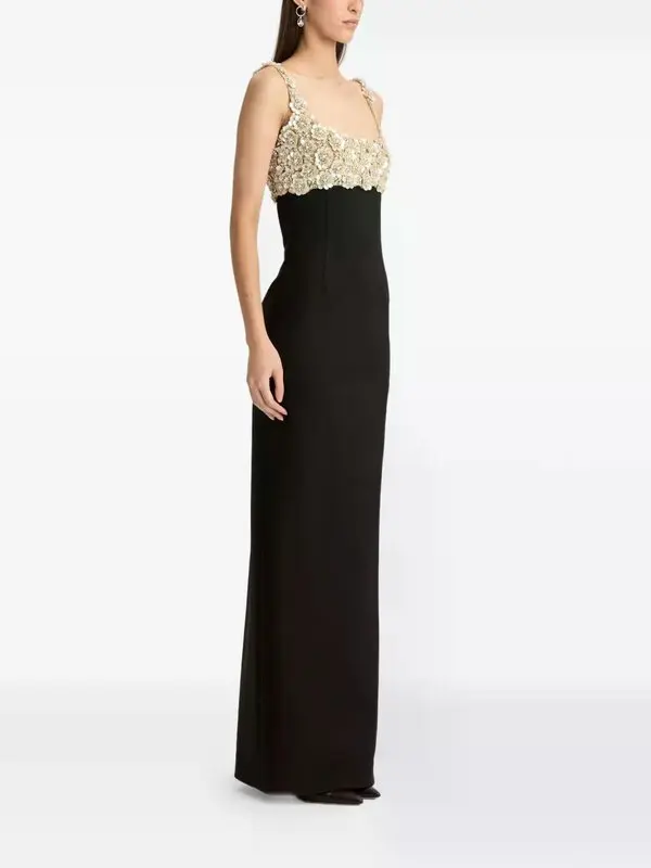 Oscar De La Renta Embroidered Sleeveless Gown